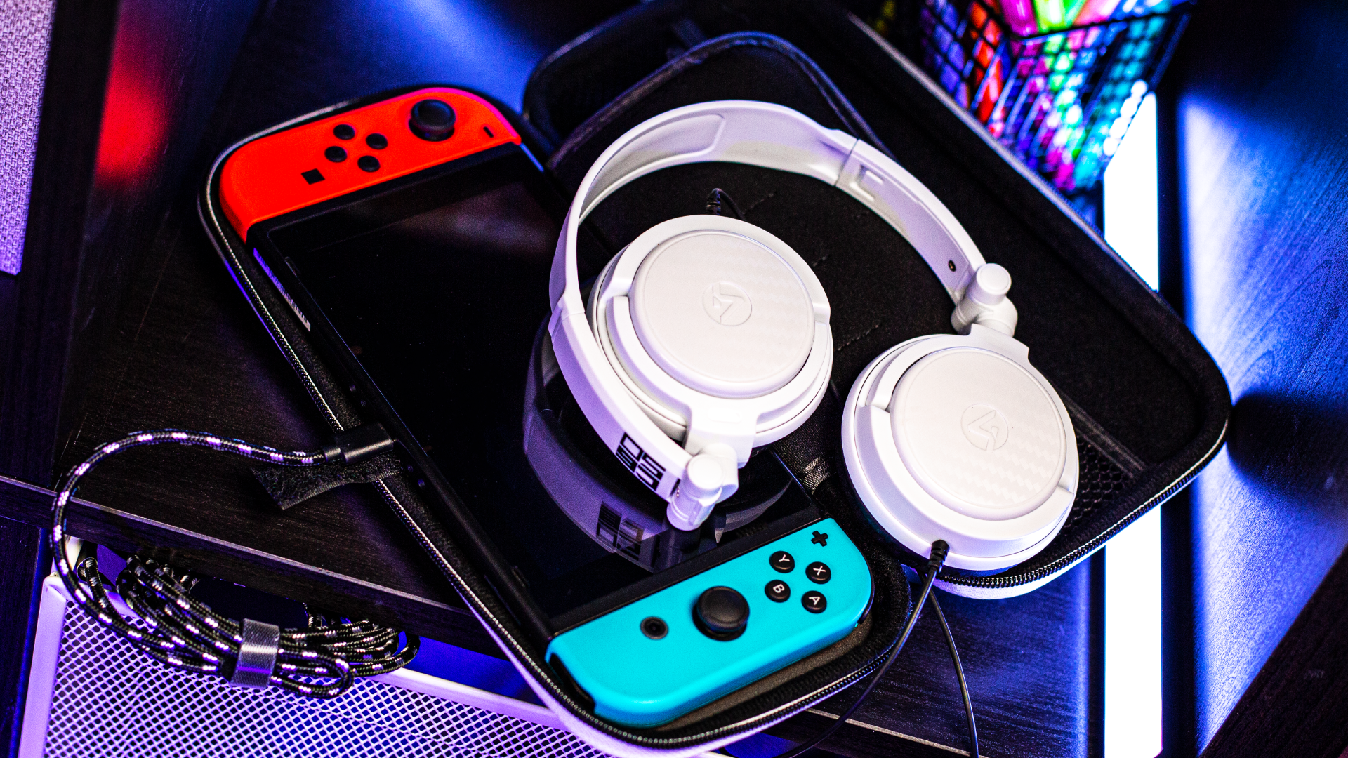 SWL-50BLK-WHT | 4Gamers